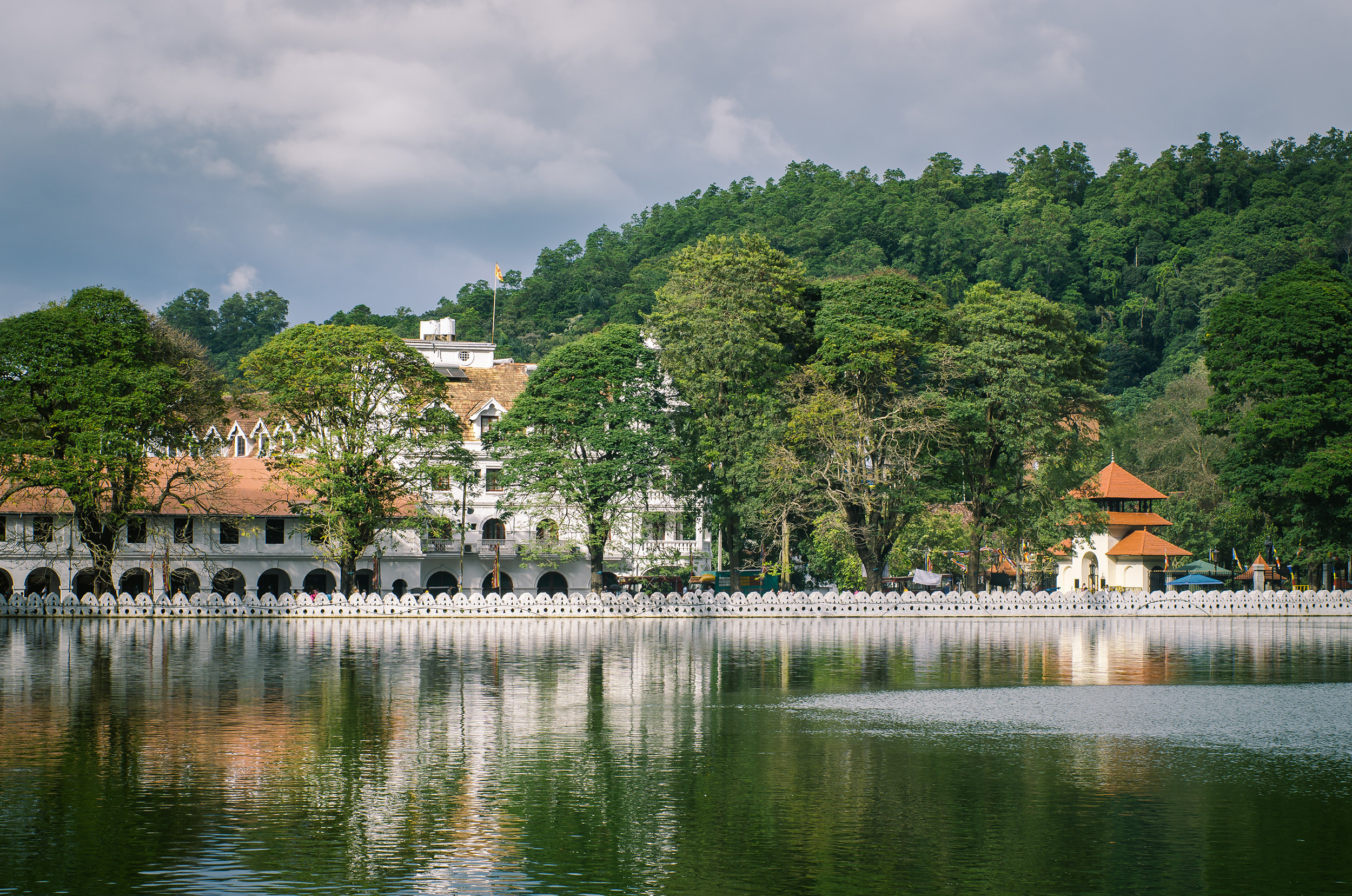 Kandy in Sri Lanka: Die besten Tipps für Eure Reise - Urlaubstracker.at Kandy in Sri Lanka: Die besten Tipps für Eure Reise - Urlaubstracker.at